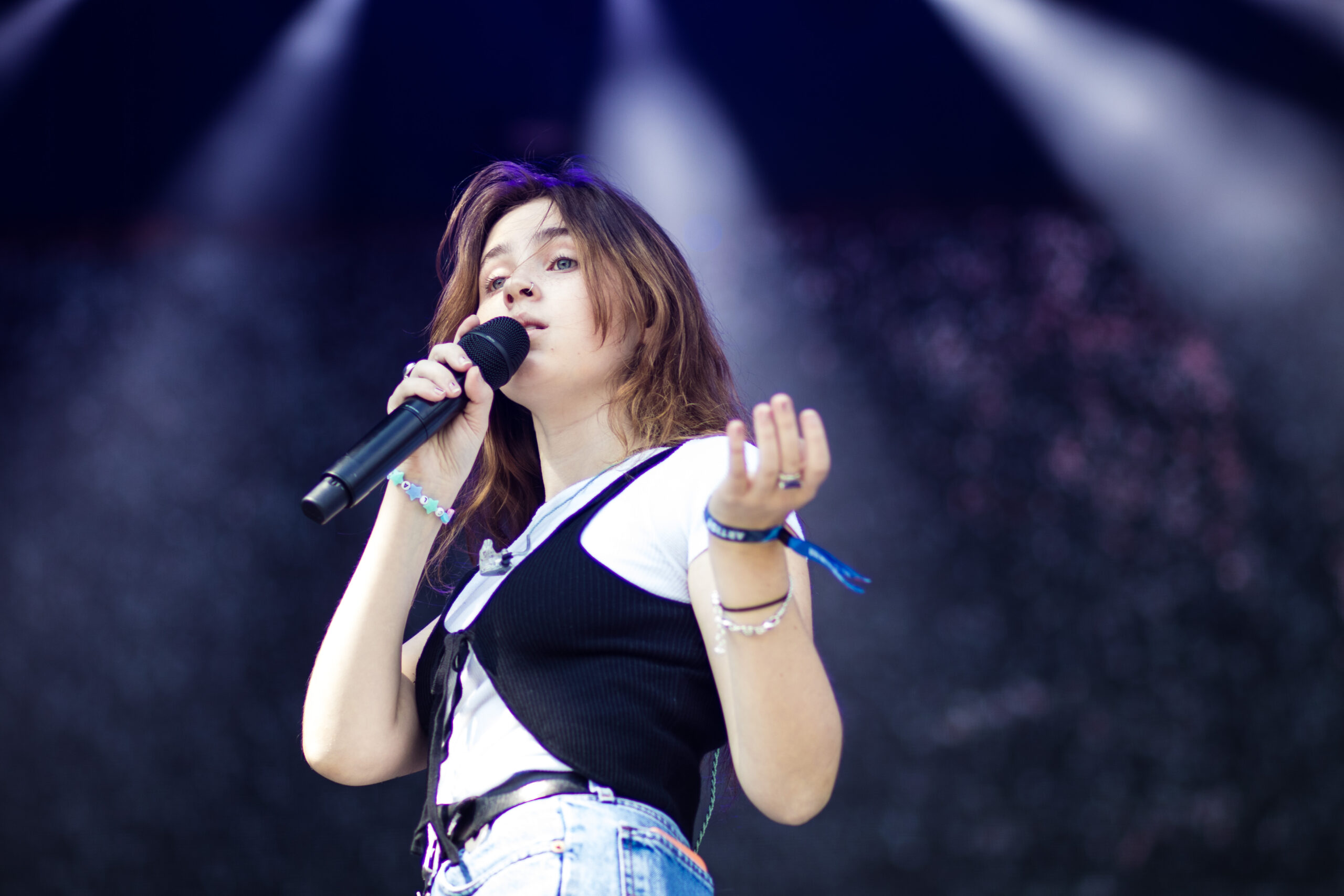 Clairo Commands the Green Stage in Front of a Packed Crowd - WERS 88.9FM
